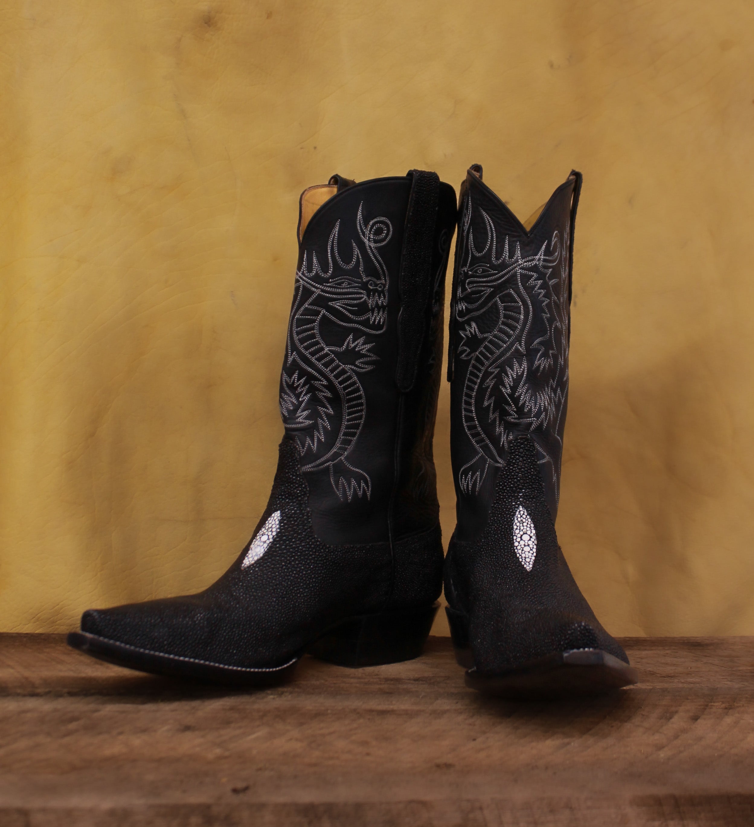 Black Stingray and Goat Men's Classic 4902